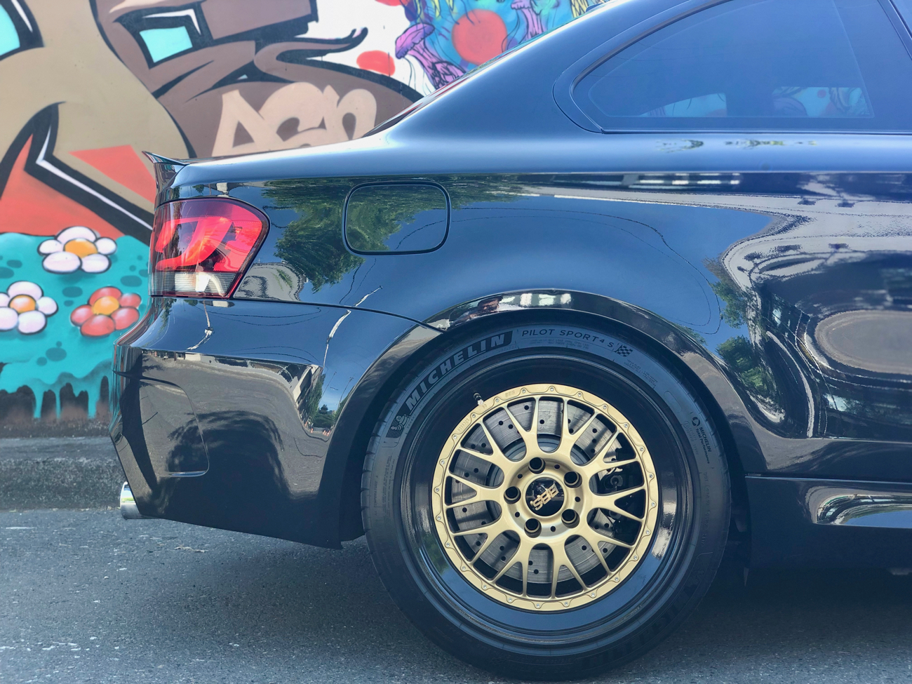 19" BBS E88 Motorsport Gold / Black Outers