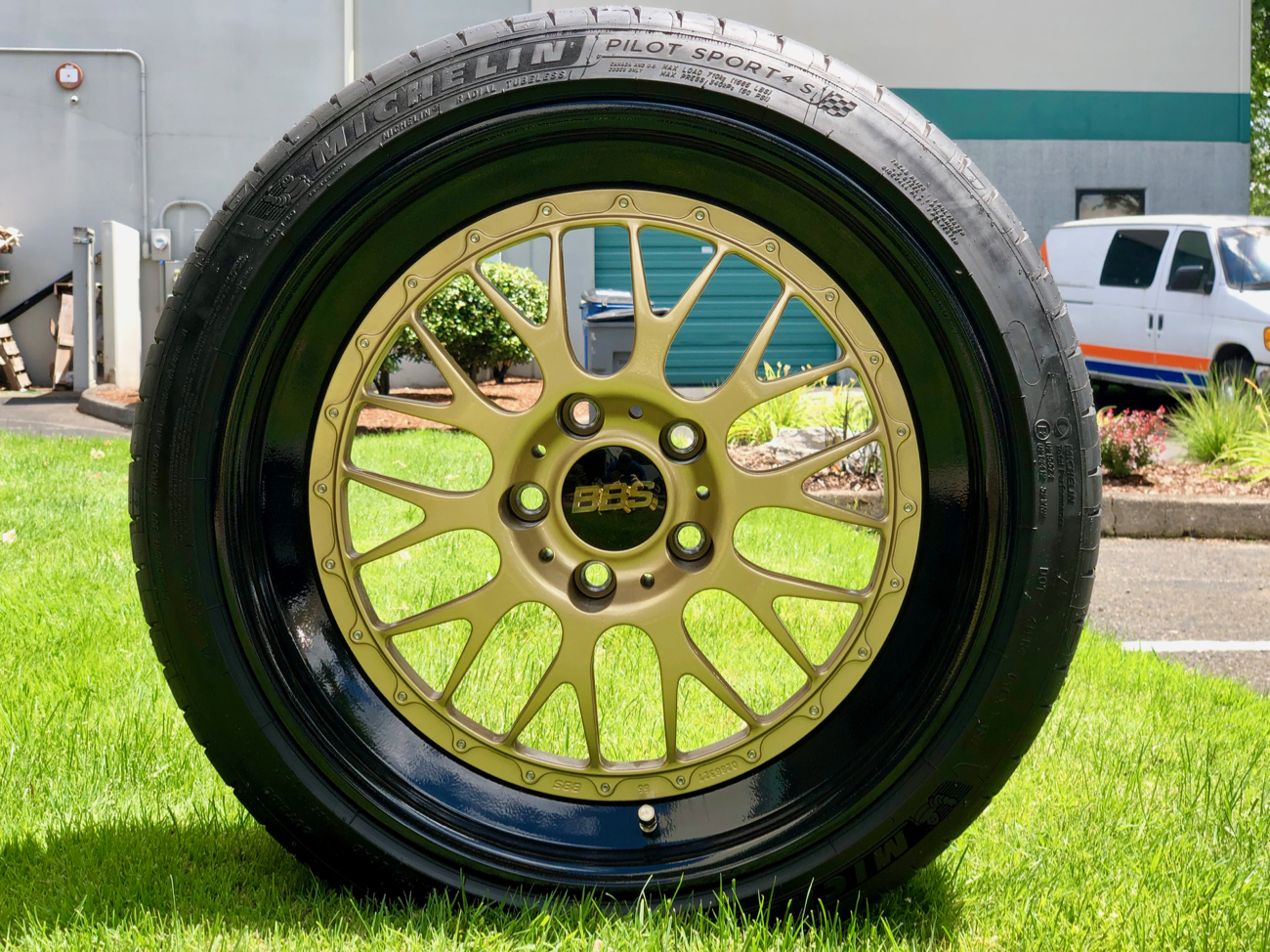 19" BBS E88 Motorsport Gold / Black Outers