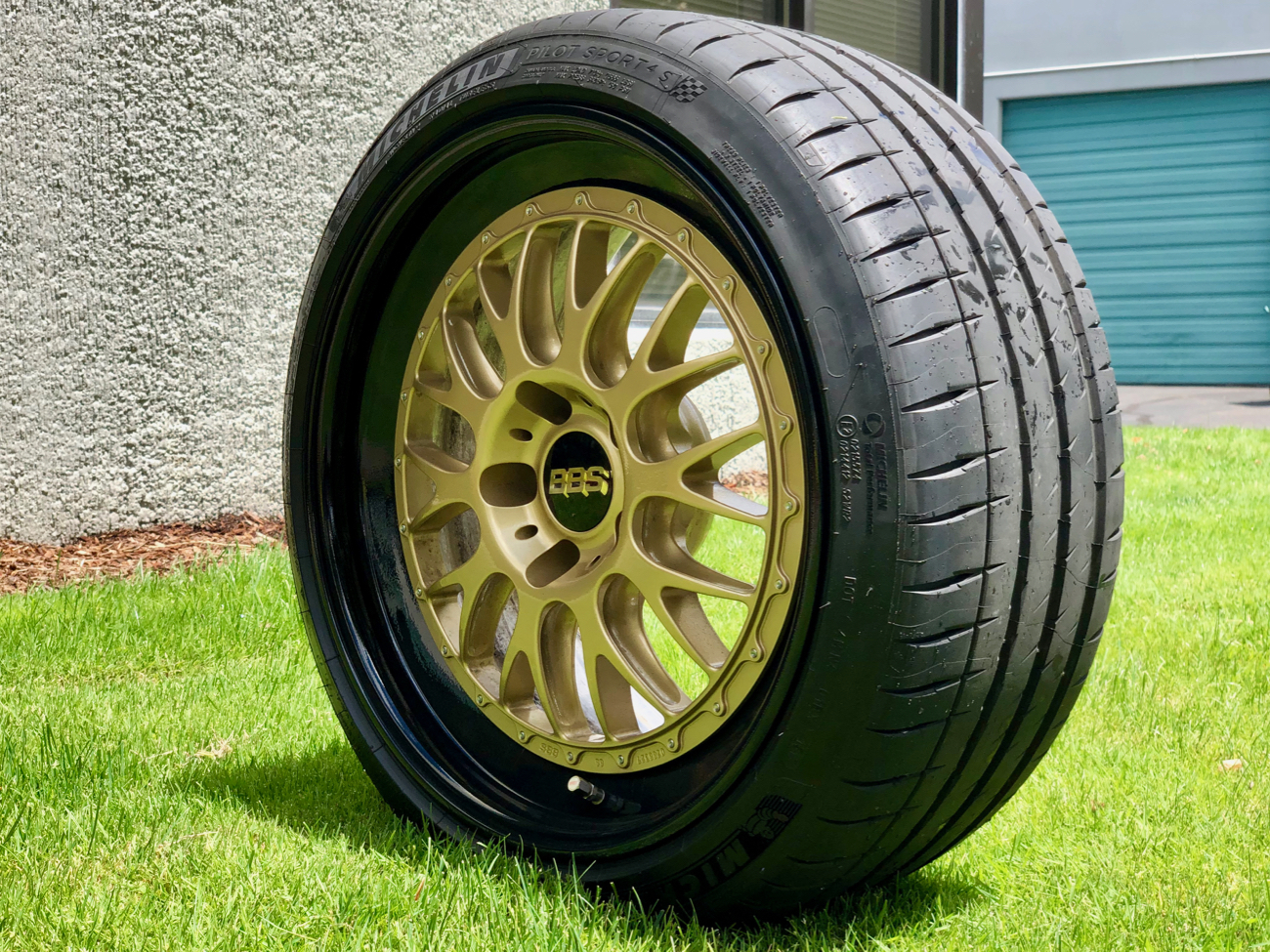 19" BBS E88 Motorsport Gold / Black Outers